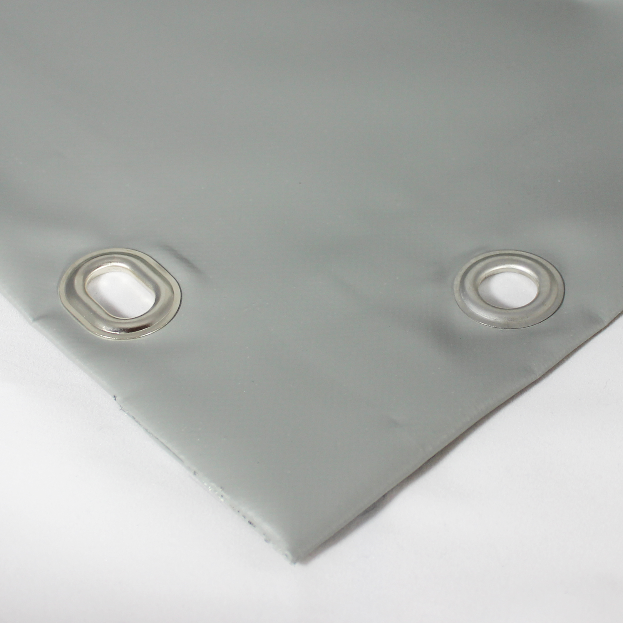 Exklusives mattes PVC mit Saum und Ovalösen inkl. Drehwirbel alle 50cm ...